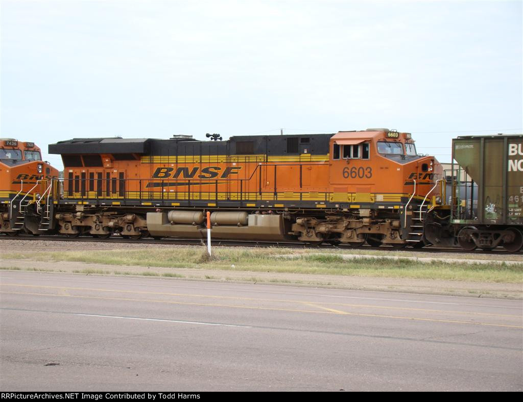 BNSF 6603